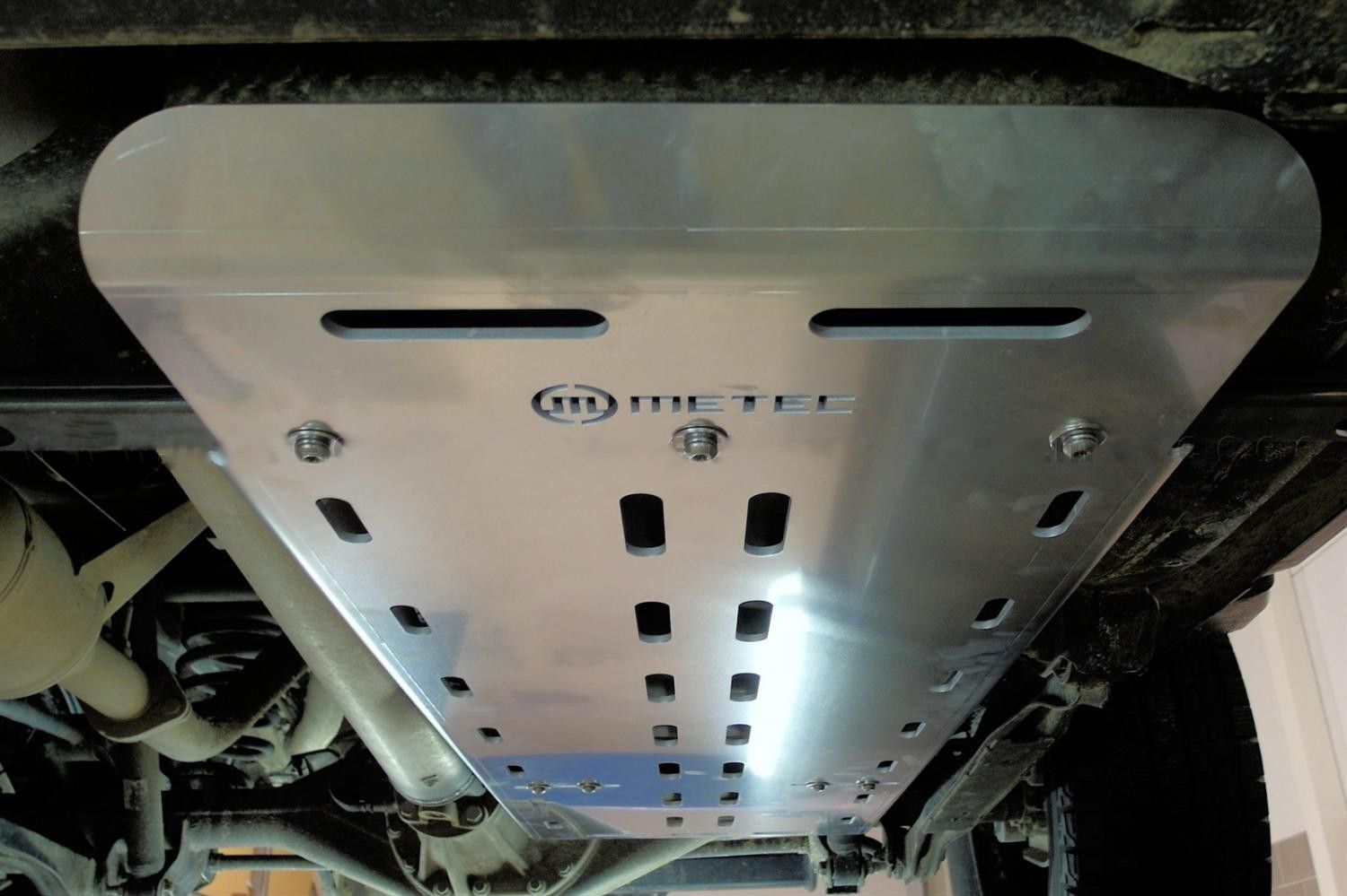 Protection sous moteur pour véhicules utilitaires et fourgons